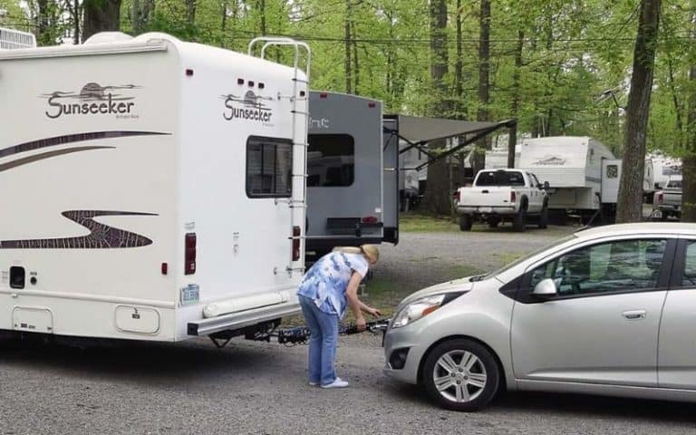 Guide to Towing a Vehicle Behind Your RV Safely