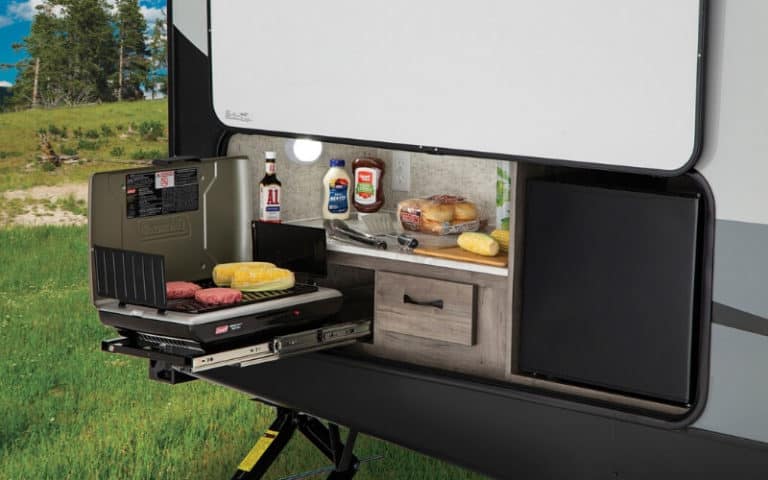 Best Travel Trailers with Outdoor Kitchens for Easy Cooking