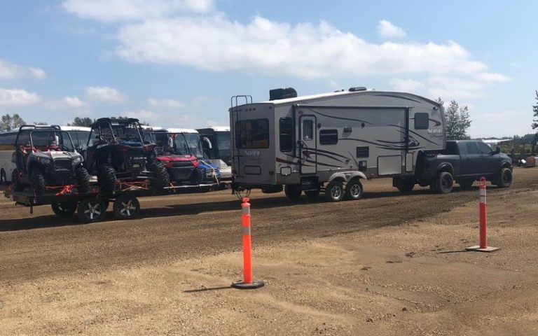 5th Wheel Double Towing Tips and Safety Guidelines